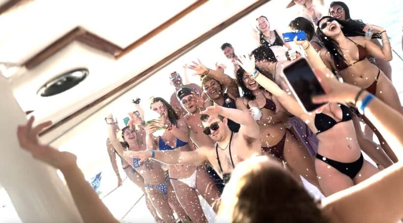 Punta Cana: Booze Cruise with Snorkel and Natural Pool Stop - FAQs