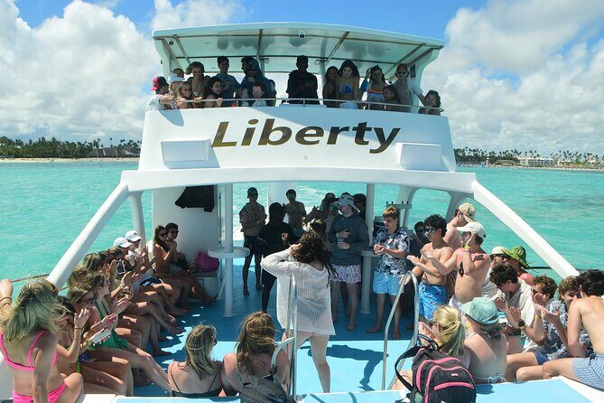 Punta Cana Catamaran: Nonstop Spring Break Party Experience - An Introduction to the Punta Cana Catamaran Party Experience