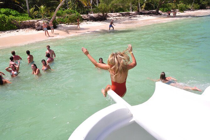 Punta Cana Catamaran Private Tour with BBQ and Natural Pool - FAQ