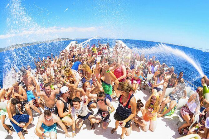 Punta Cana Fiesta in Catamaran for Adults Free Drinks - Key Points