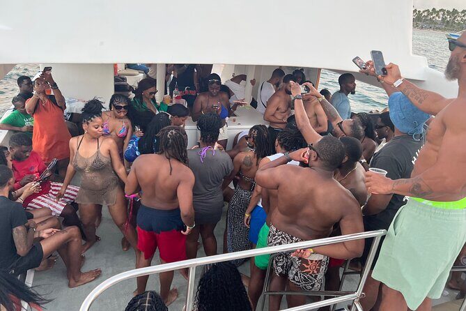 Punta cana Hip Hop Party Boat & Live DJ and Unlimited Drinks - Who Should Consider This Tour?