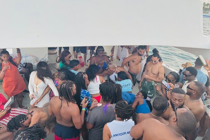 Punta cana Hip Hop Party Boat & Live DJ and Unlimited Drinks - FAQ