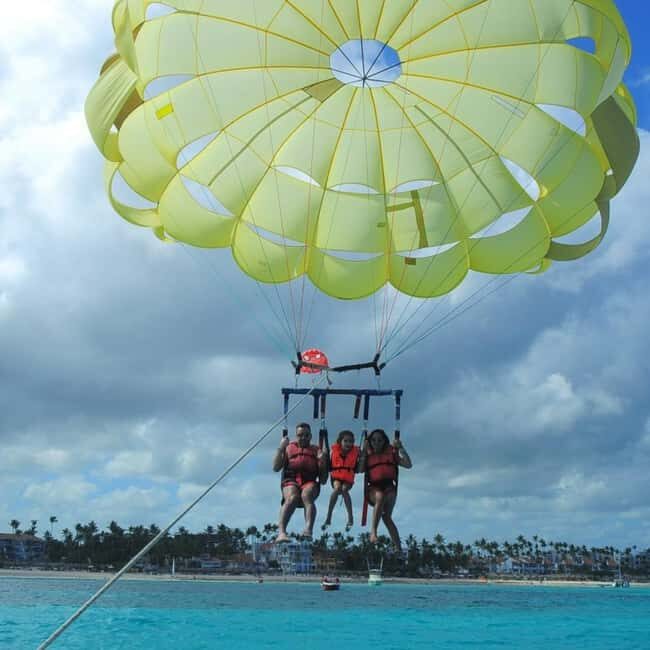 Punta Cana: Parasailing Adventure with Hotel Transfers - What Makes This Parasailing Tour Stand Out?