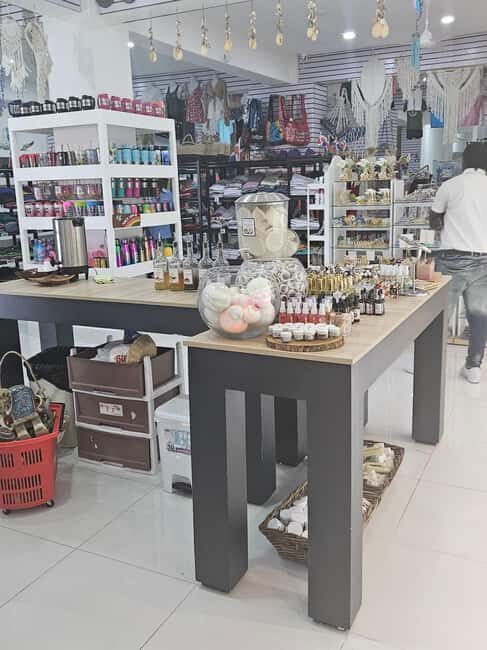 Punta Cana: Souvenir Shopping Tour with Traditional Tastings - Key Points