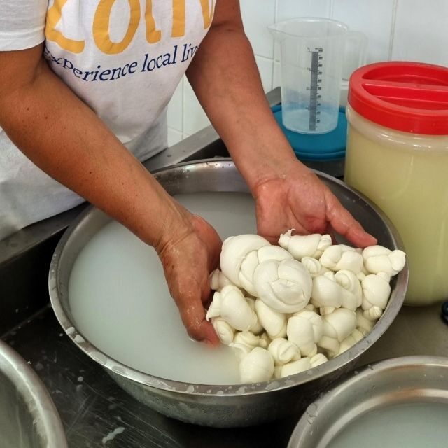 Putignano: Make and taste still warm mozzarella - Exploring the Charm of Putignano’s Cheese-Making Tour