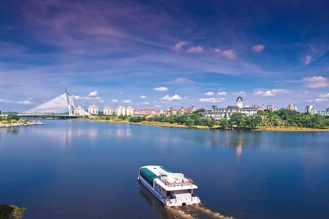 Putrajaya Boat Cruise, with Lunch, Prime Minister Office, Putra and Pink Mosques - Key Points