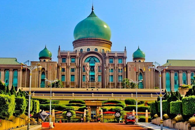 Putrajaya Boat Cruise, with Lunch, Prime Minister Office, Putra and Pink Mosques - Authentic Experiences and Practical Insights