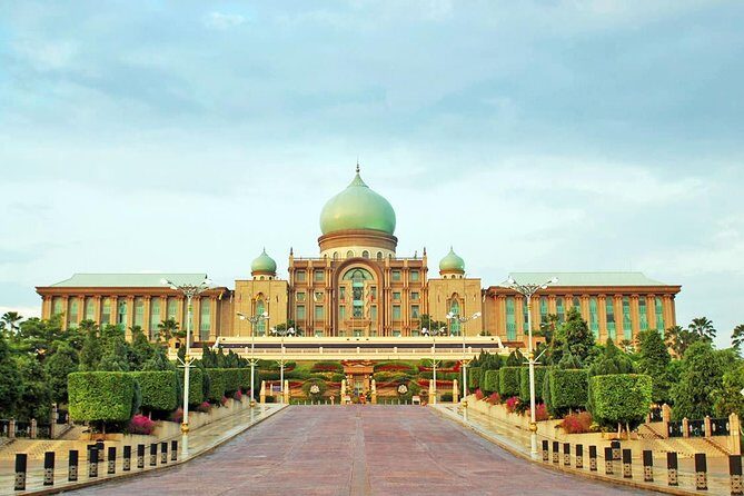 Putrajaya City, Bridges & Batu Caves with Professional Tour Guide - Who Will Benefit Most?