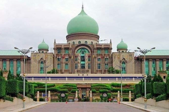 Putrajaya Full Day City Tour - International Flair and Natural Beauty