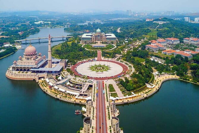 Putrajaya Open Air Tour from Kuala Lumpur with Sight SeeingCruise - An In-Depth Look at the Tour: What’s on Offer