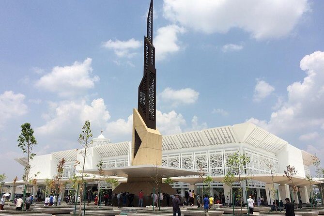 Putrajaya Tour from Kuala Lumpur - Overview of the Tour Experience