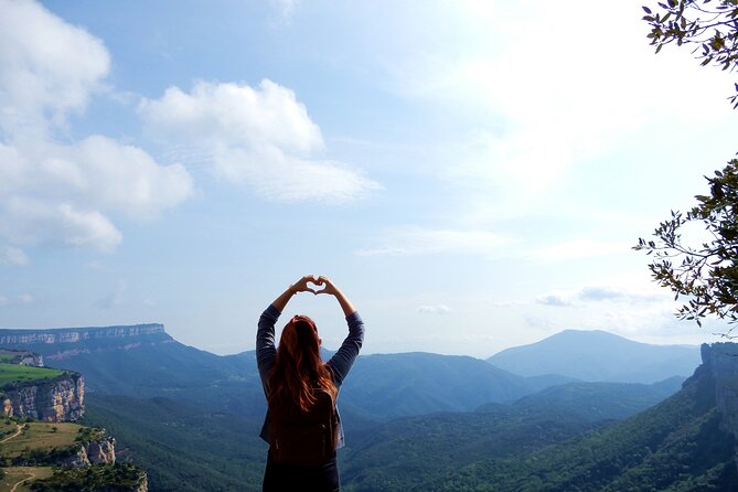 Pyrenees Medieval Village Hike From Barcelona - Traveler Experiences and Highlights
