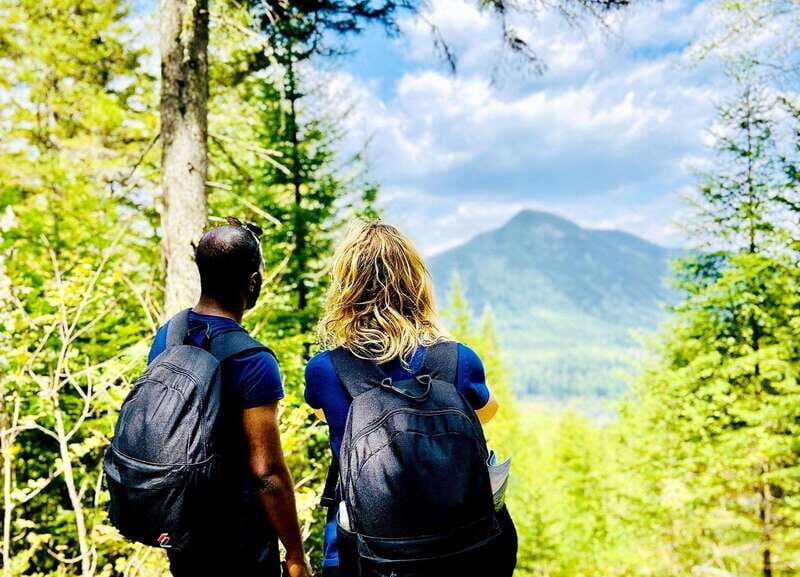 Quebec City: Guided Hike in Jacques-Cartier National Park - The Guided Element and Group Size