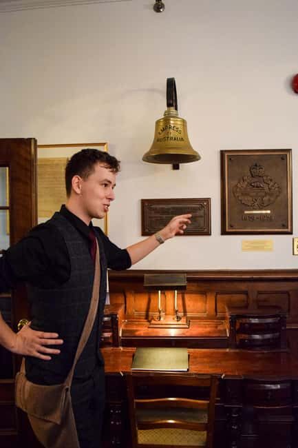 Quebec City : Guided Tour & Gin at the Quebec Garrison Club - An Overview of the Tour Experience