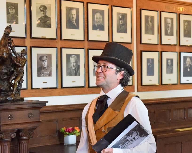 Quebec City : Guided Tour & Gin at the Quebec Garrison Club - The Gin Tasting and Canapés