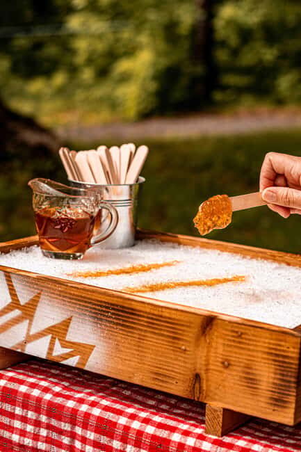 Quebec City (Lévis): self-guided sugar shack tour + meal + maple taffy - Shopping for Souvenirs and Gifts