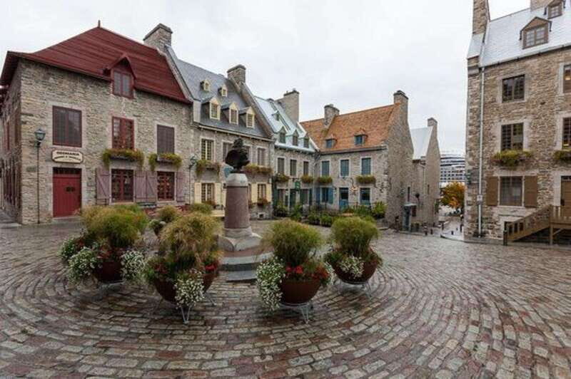 Quebec : Old Town Private Walking Tour With A Local Guide - A Walk Through Québec’s Old Town: What to Expect
