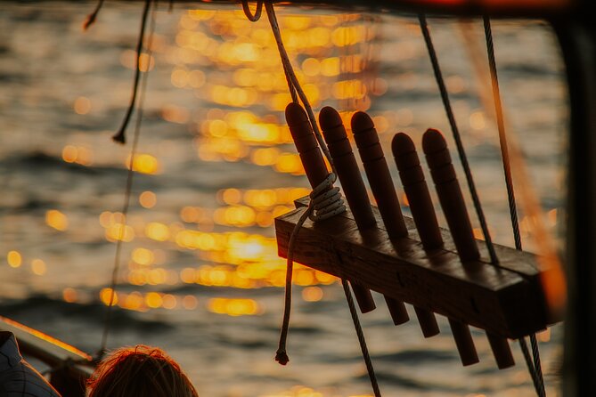 Queen Bee Sunset Cruise With Swim Stops and Dinner - Key Points