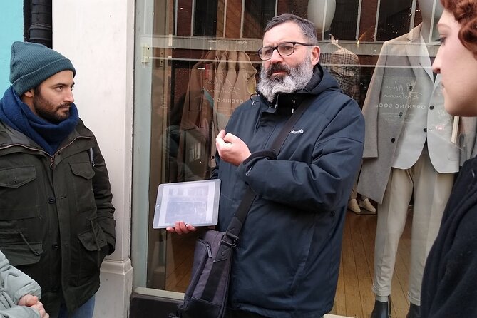 Queen Highlights Walking Tour of London - FAQ