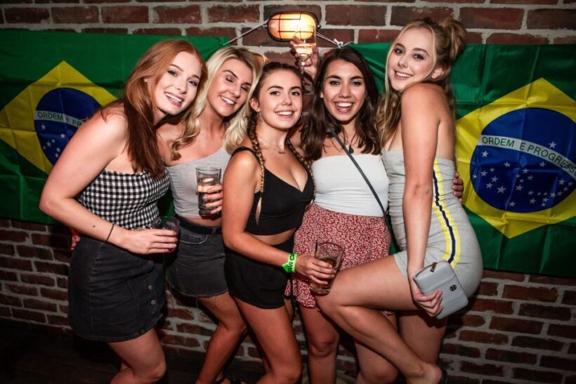 Queenstown: Bar Crawl with 5 Free Shots and Pizza - Practical Details and Considerations