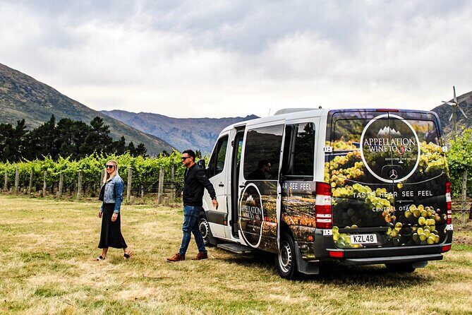 Queenstown Classic Wine Tour: 3 Winery Visits, Cave Tour & Cheese - Value for Money
