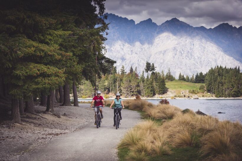 Queenstown: E-bike Hire on the Queenstown Trail - A Detailed Look at the Queenstown E-bike Experience