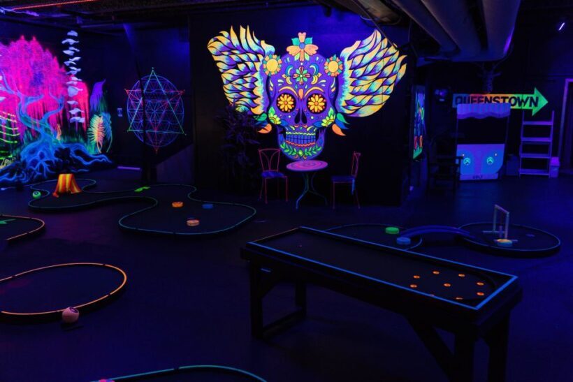 Queenstown: Indoor Putt 'n' Glow Mini Golf - Queenstown: Indoor Putt n Glow Mini Golf — A Fun Indoor Adventure