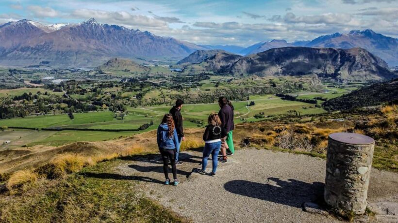 Queenstown: Lord of the Rings Locations Half-Day Tour - The Guides and Their Value