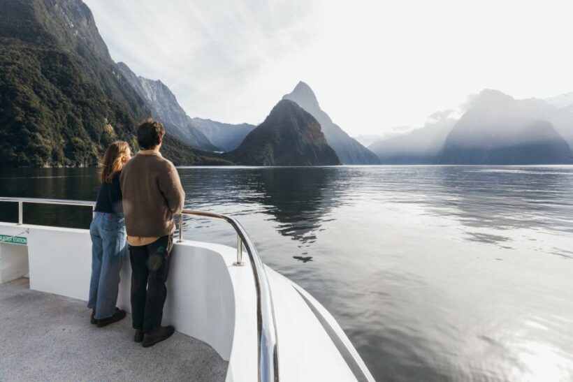 Queenstown: Milford Sound Flight and Cruise - A Deep Dive into the Experience