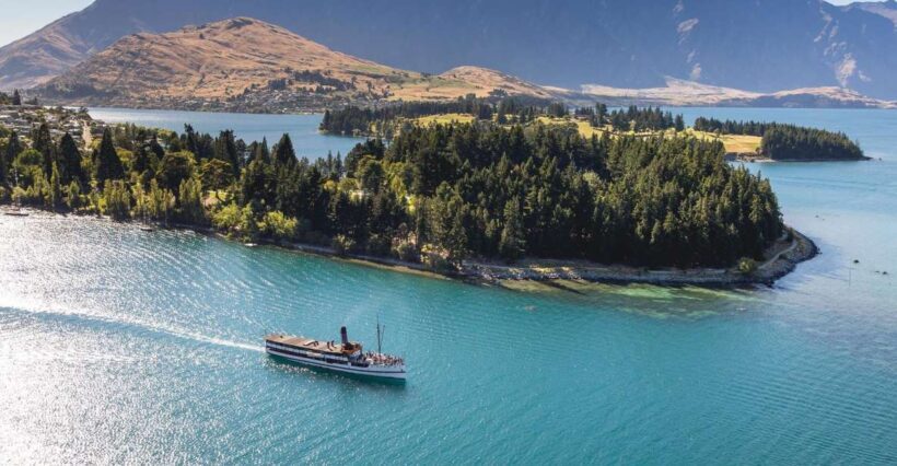 Queenstown: TSS Earnslaw Cruise of Lake Whakatipu - The Experience in Detail