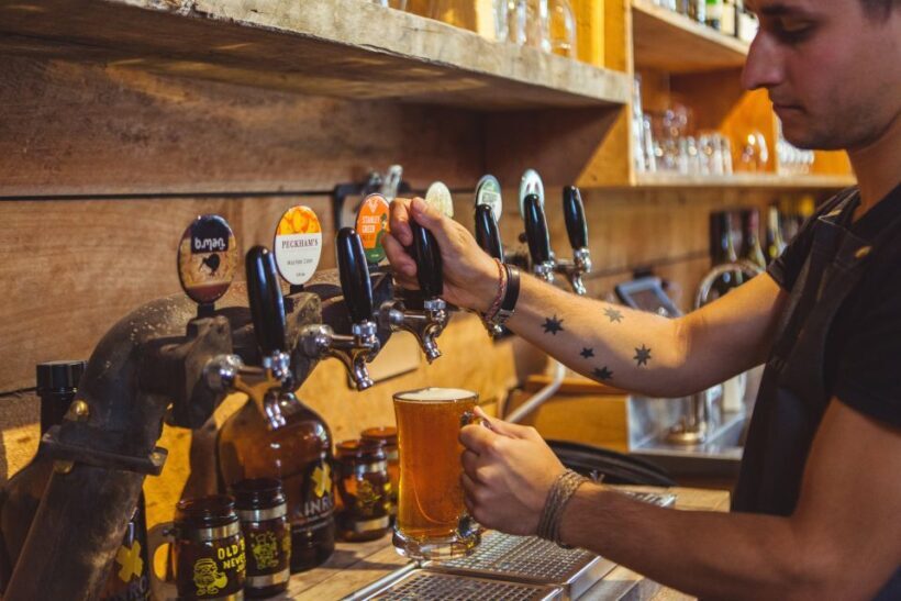 Queenstown: Twilight Wine and Craft Beer Tour - Itinerary Breakdown