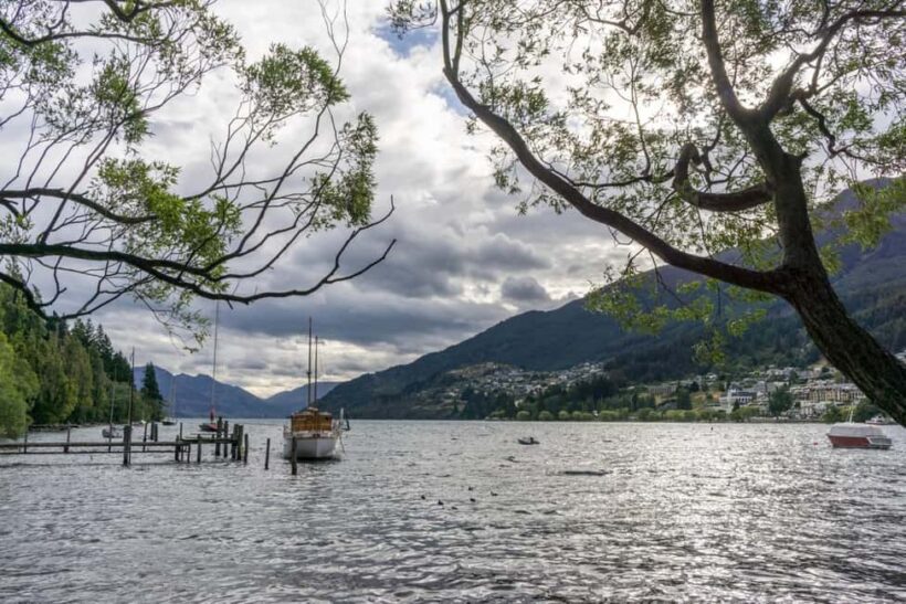 Queenstown Winter Walk: Enchanted Holiday Magic - Key Points