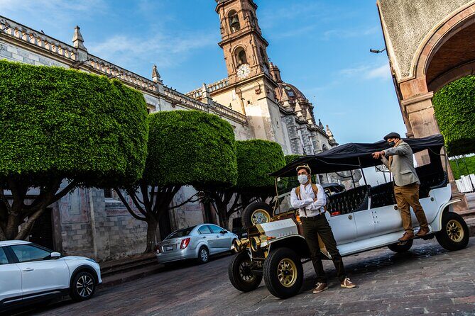 Queretaro: City Tour in Classic Ford T Vehicle - A Tour That Combines Nostalgia and Culture