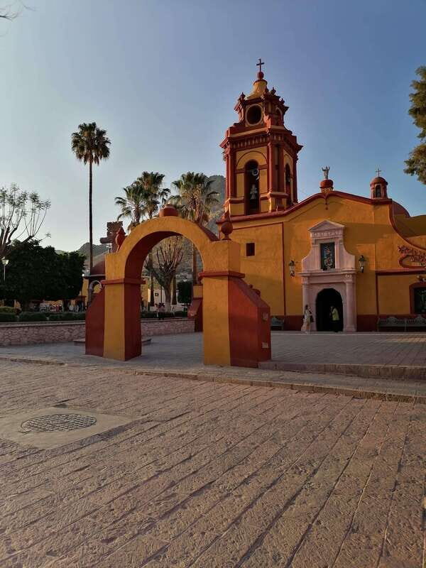 Querétaro: Haciendas, Vineyards, and Magical Towns Day Trip - Key Points