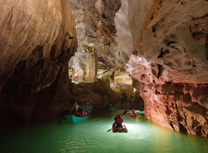 Qung Bình: Phong Nha Cave 4.5 km Kayak and Trek Tour - Swimming in the Underground River