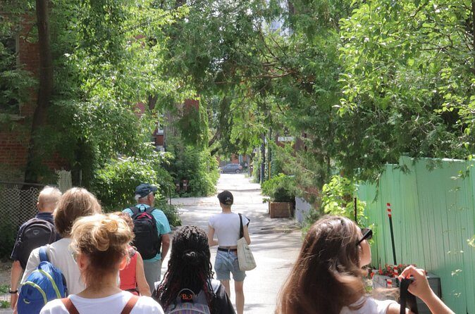 Rabbis, Writers and Radicals: Montreal Jewish History Walking Tour - FAQs