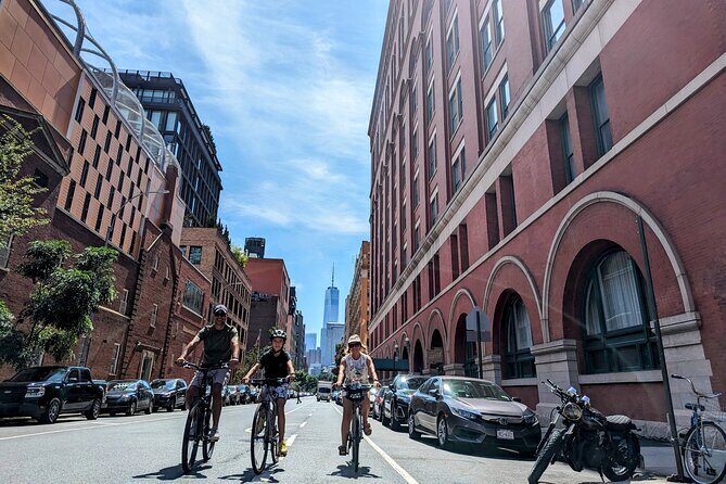 Radical & Weird History Bike Tour of New York City - An In-Depth Look at the Radical & Weird History Bike Tour