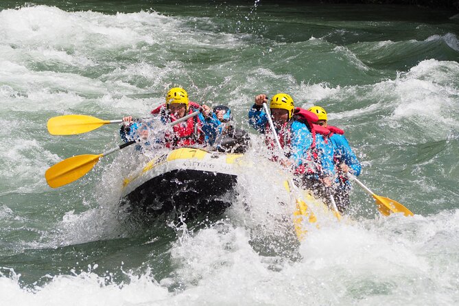 Rafting Llavorsi-Sort, 18km, 10am - Equipment and Inclusions
