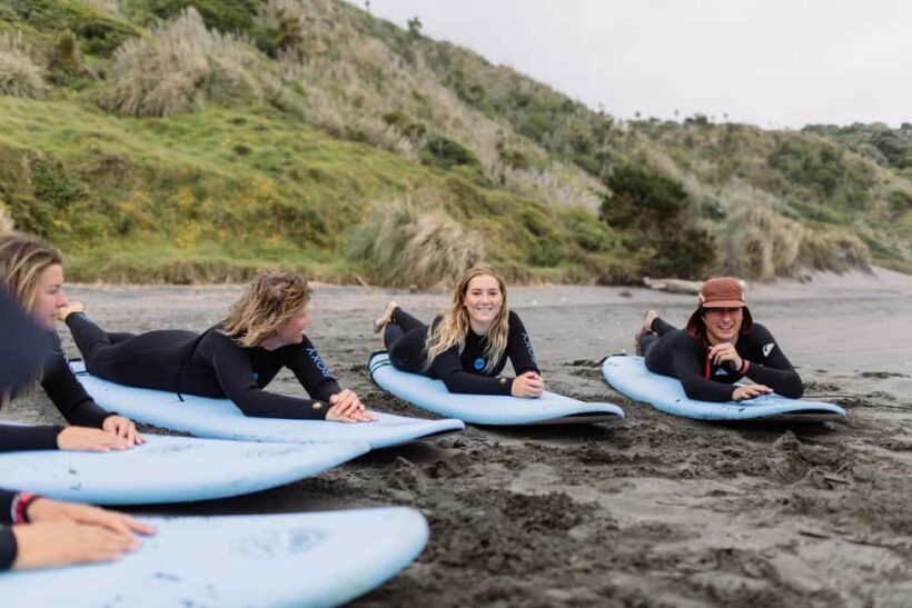 Raglan: Group Surf Lesson - An In-Depth Look at the Raglan Group Surf Lesson