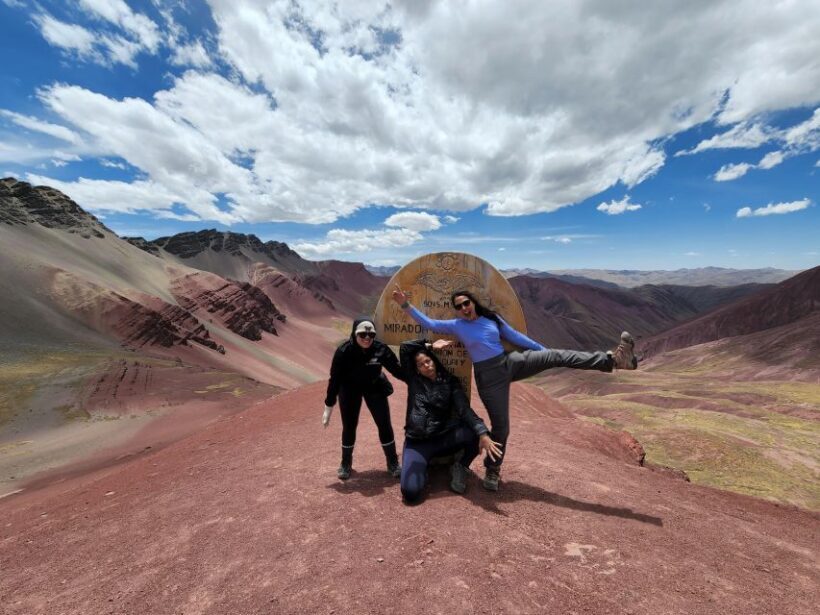 Rainbow Mountain Tour and optional visit to the Red Valley - An In-Depth Look at the Rainbow Mountain Tour