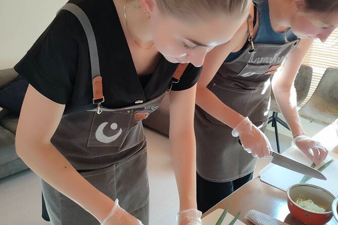 Ramen Cooking Class in Tokyo With Pro Ramen Chef/Vegan Possible - Hosts and Teaching Style