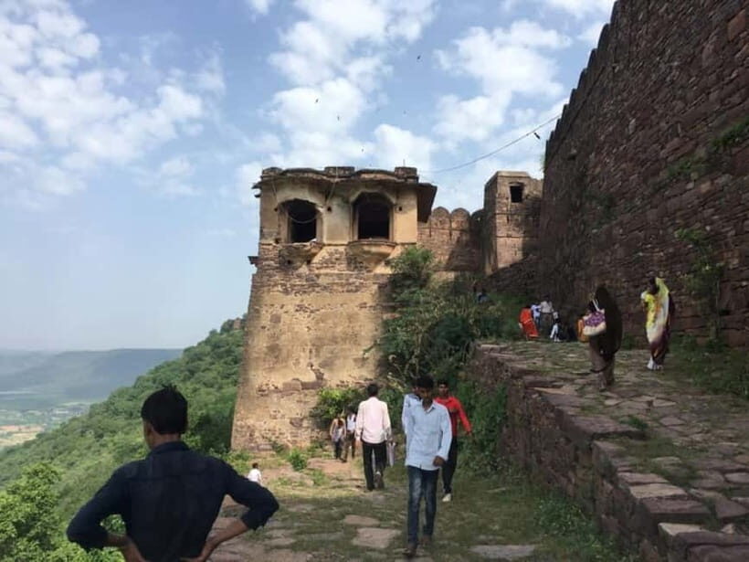Ranthambore: Khandar Fort & Village Tour with Lunch - Ranthambore: Khandar Fort & Village Tour with Lunch