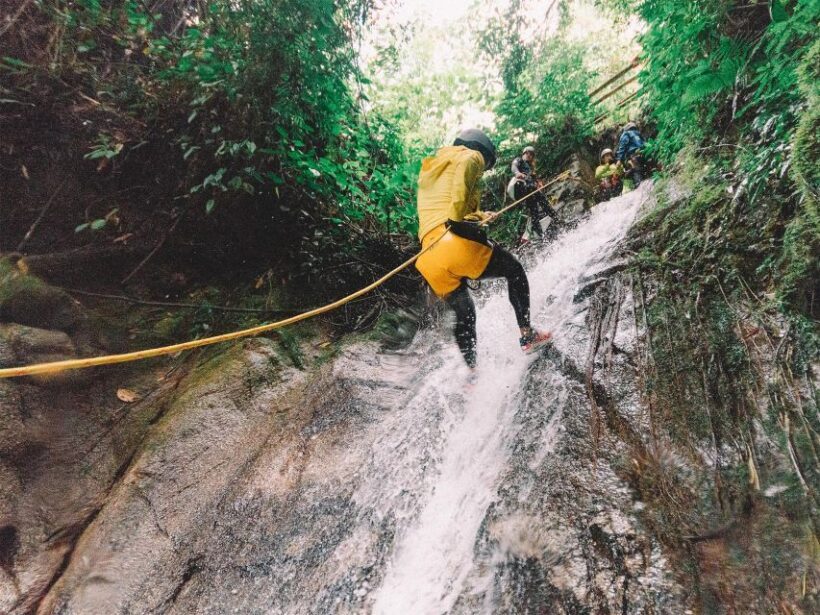 Rappel tour from Medellin. Transport by car or motorcycle - The Sum Up