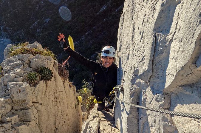 Rappels in Pico Licos with certified guides - Value and Pricing