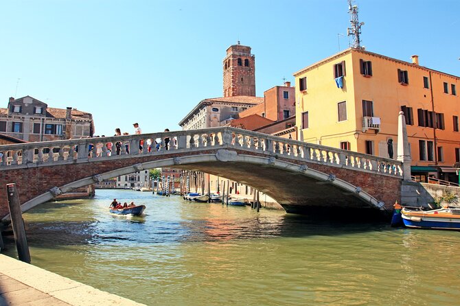 Ravenna Port to Venice With Deluxe Tour by Boat and Gondola - Crossing the Rialto Bridge