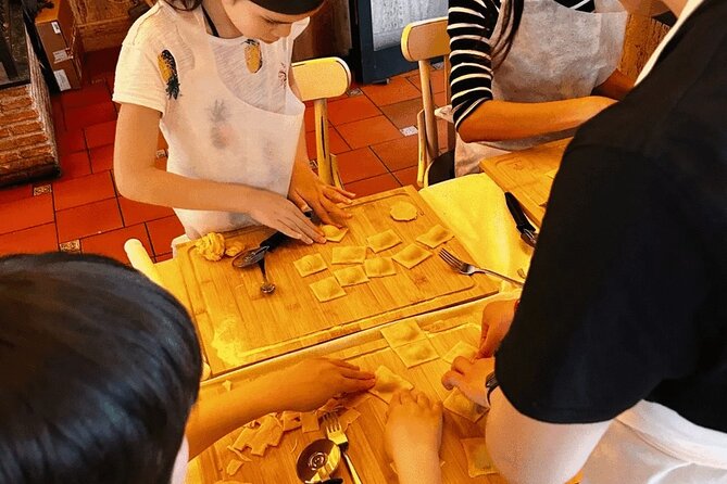 Ravioli Cooking Class in Rome Review - Sample Menu and Beverages