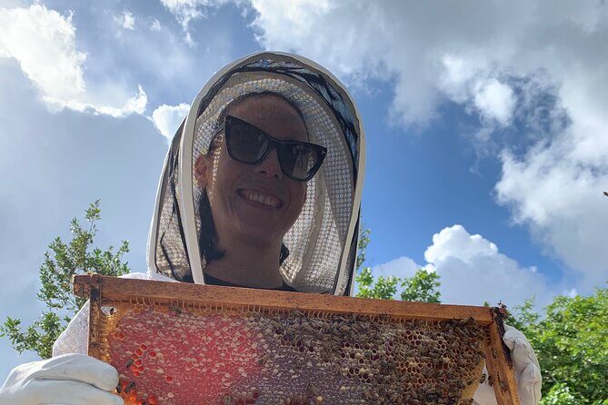 Reagans Honey Beekeeping Adventure - Reagans Honey Beekeeping Adventure: An Authentic Taste of Grand Cayman’s Bees