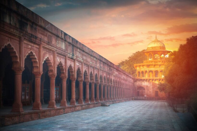 Red Fort & Old Delhi: Half Day Heritage Walking tour - The Sum Up