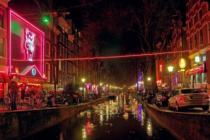 Red Light District tour with canal cruise - The Experience of a Local Guide