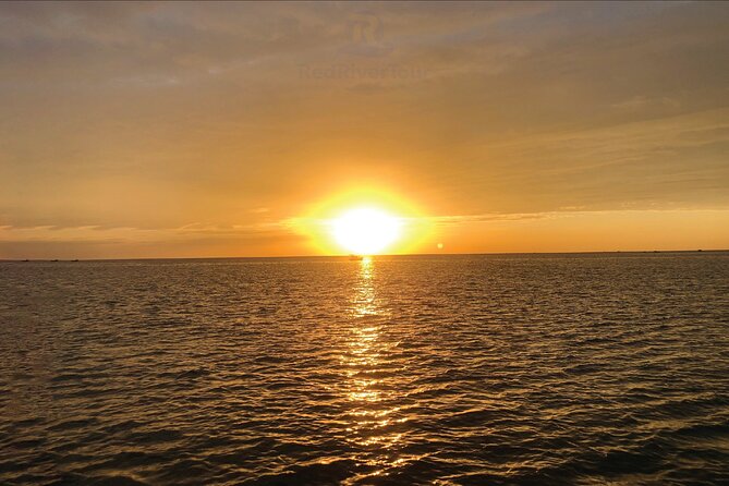 Red River Private Tour : Sunset and Night Squid Fishing - Who is This Tour Best Suited For?